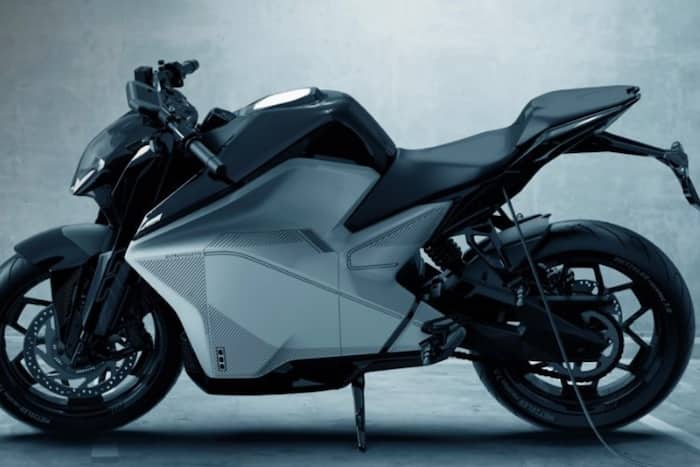 आ गई धाकड़ इलेक्ट्रिक बाइक Ultraviolette F77, खरीद लिया तो घूम-घूम ...