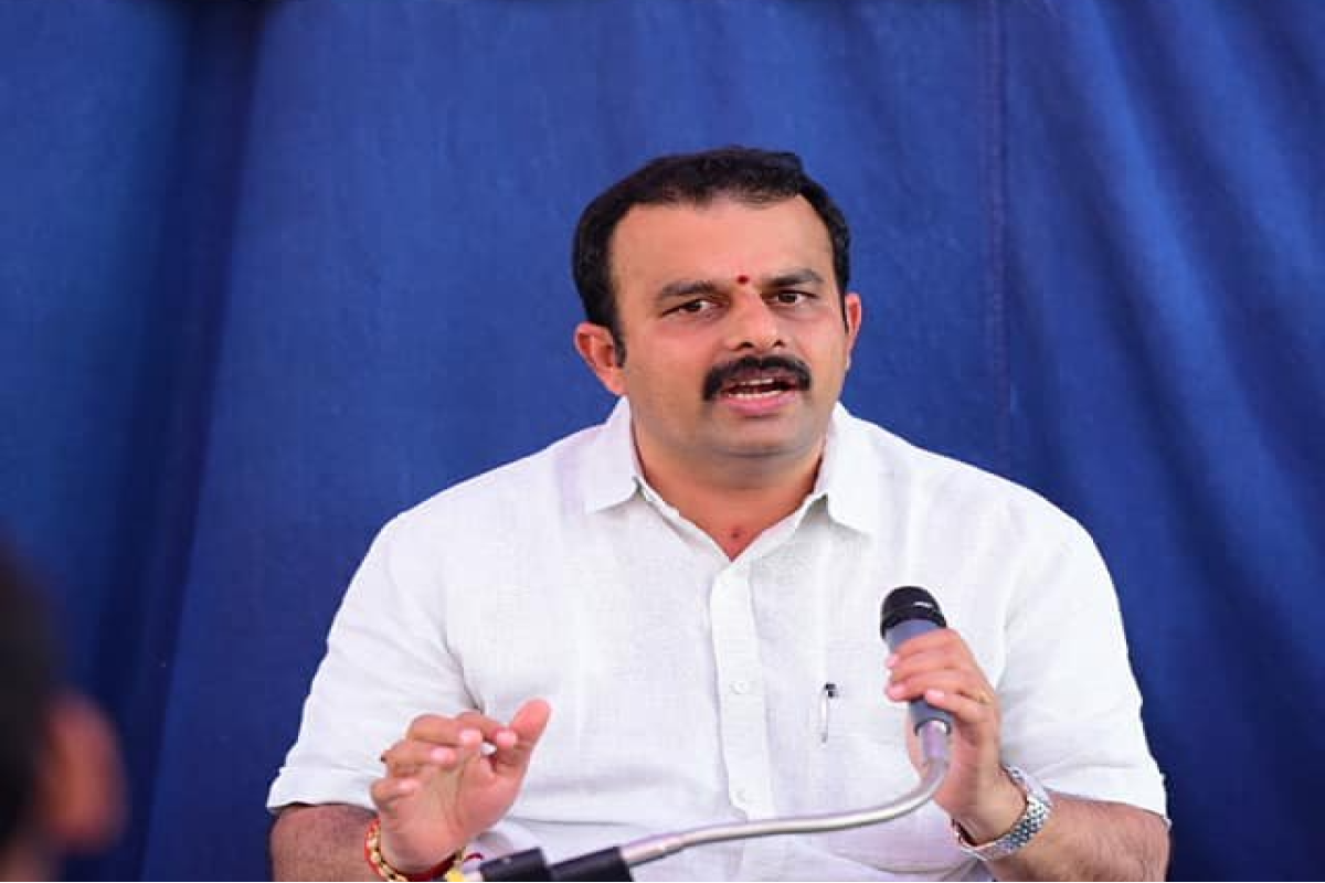 कर्नाटक में मंत्री के बयान पर विवाद, कहा- जवाहरलाल नेहरू ने उन्हें ...