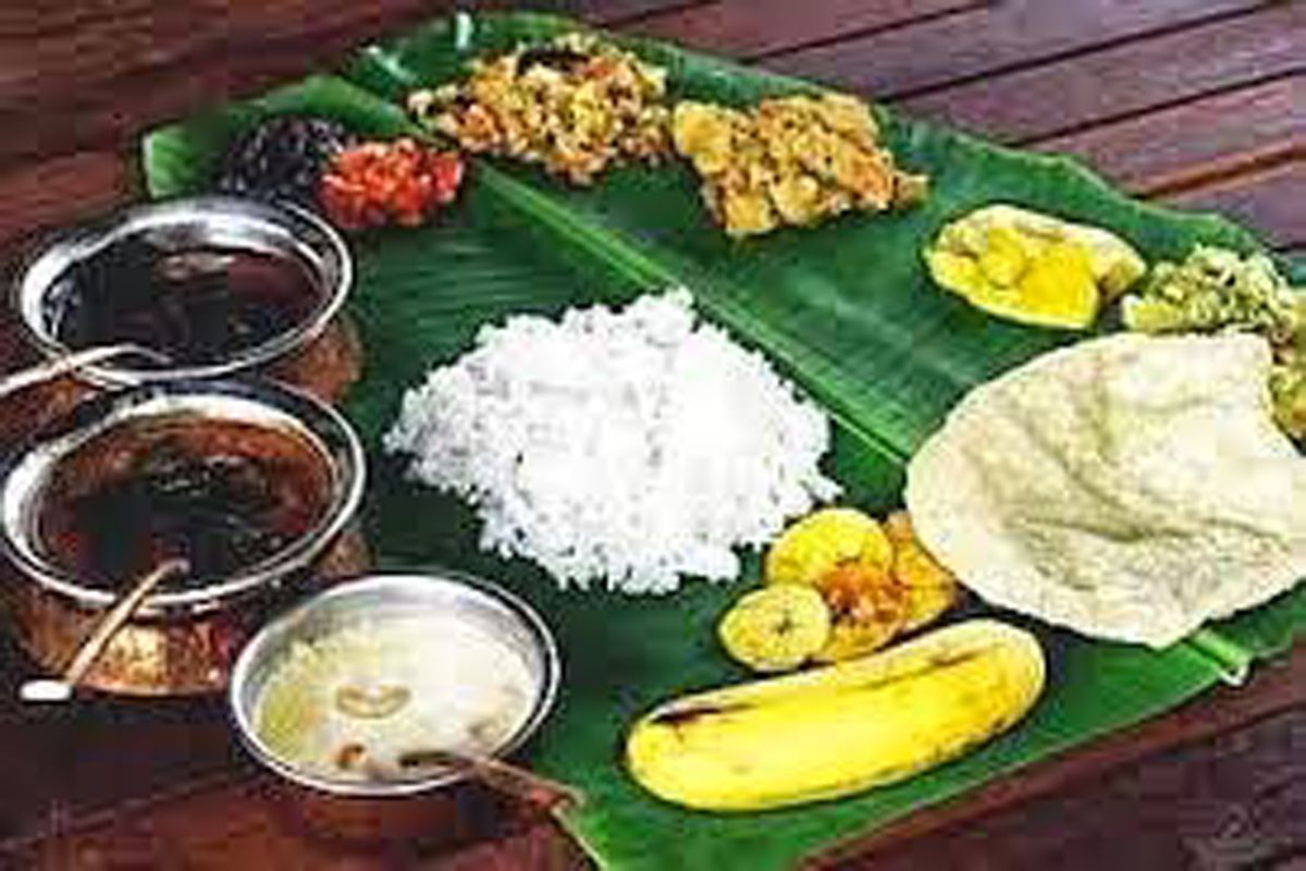 Banana Leaf Benefits: केले के पत्ते पर खाना खाने से होते हैं बड़े फायदे जानकर हो जाएंगे हैरान