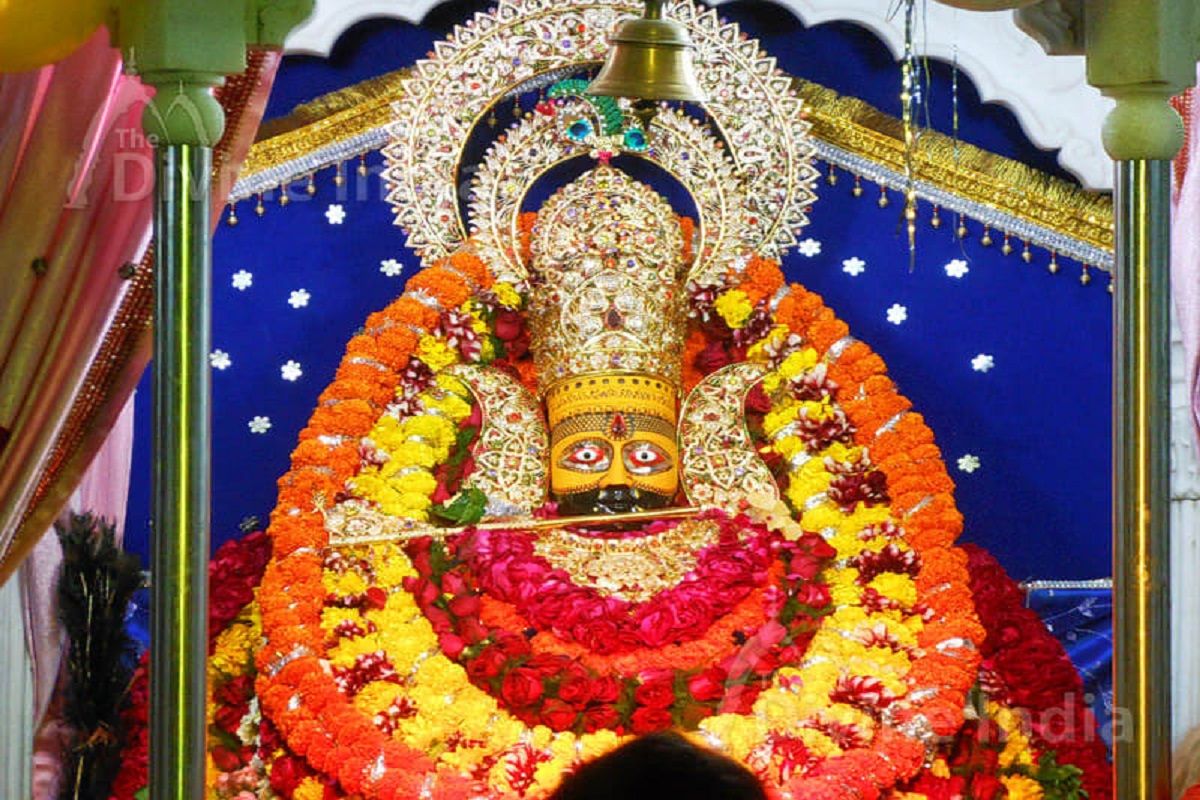 khatu shyam Temple: बर्बरीक ने भगवान कृ्ष्ण को दान कर दिया था शीश ...