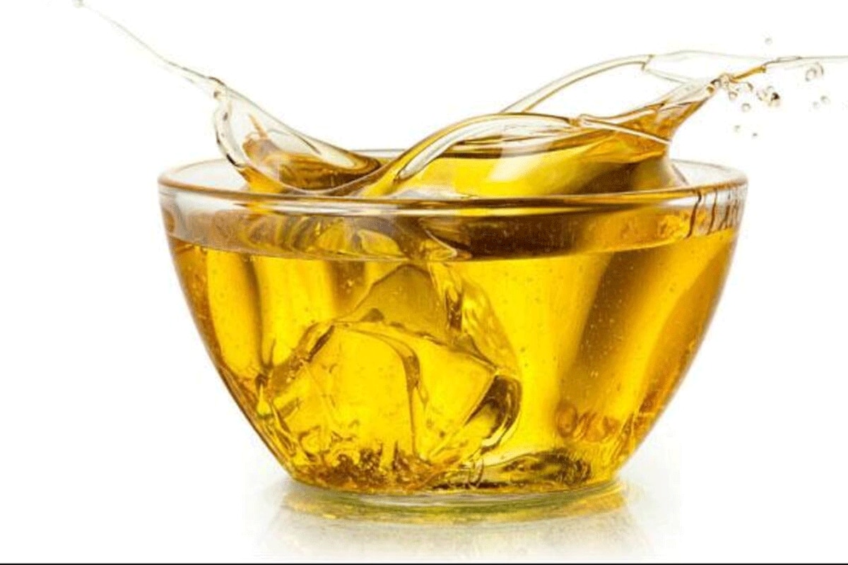 Mustard Oil Benefits: सिर्फ खाने और बालों में लगाने के काम नहीं आता ...