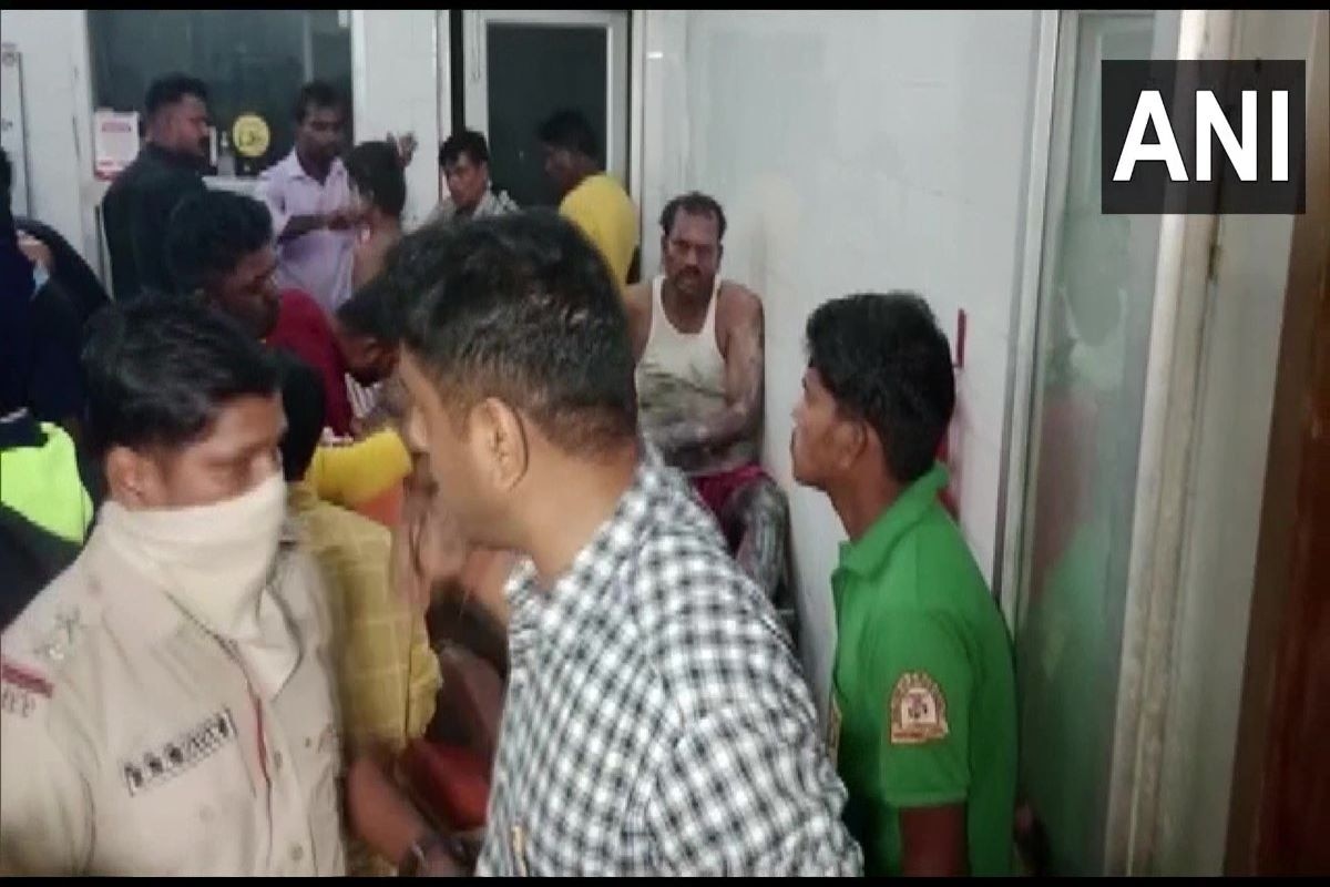 ओडिशा के केंद्रपाड़ा में विसर्जन जुलूस के दौरान बड़ा हादसा, आतिशबाजी ...