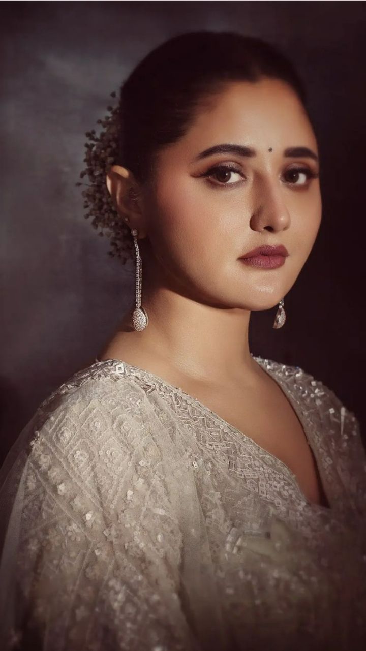 Rashami Desai in Rs 1,31,100 Irish Mint Sequins Embroidered Lehenga ...