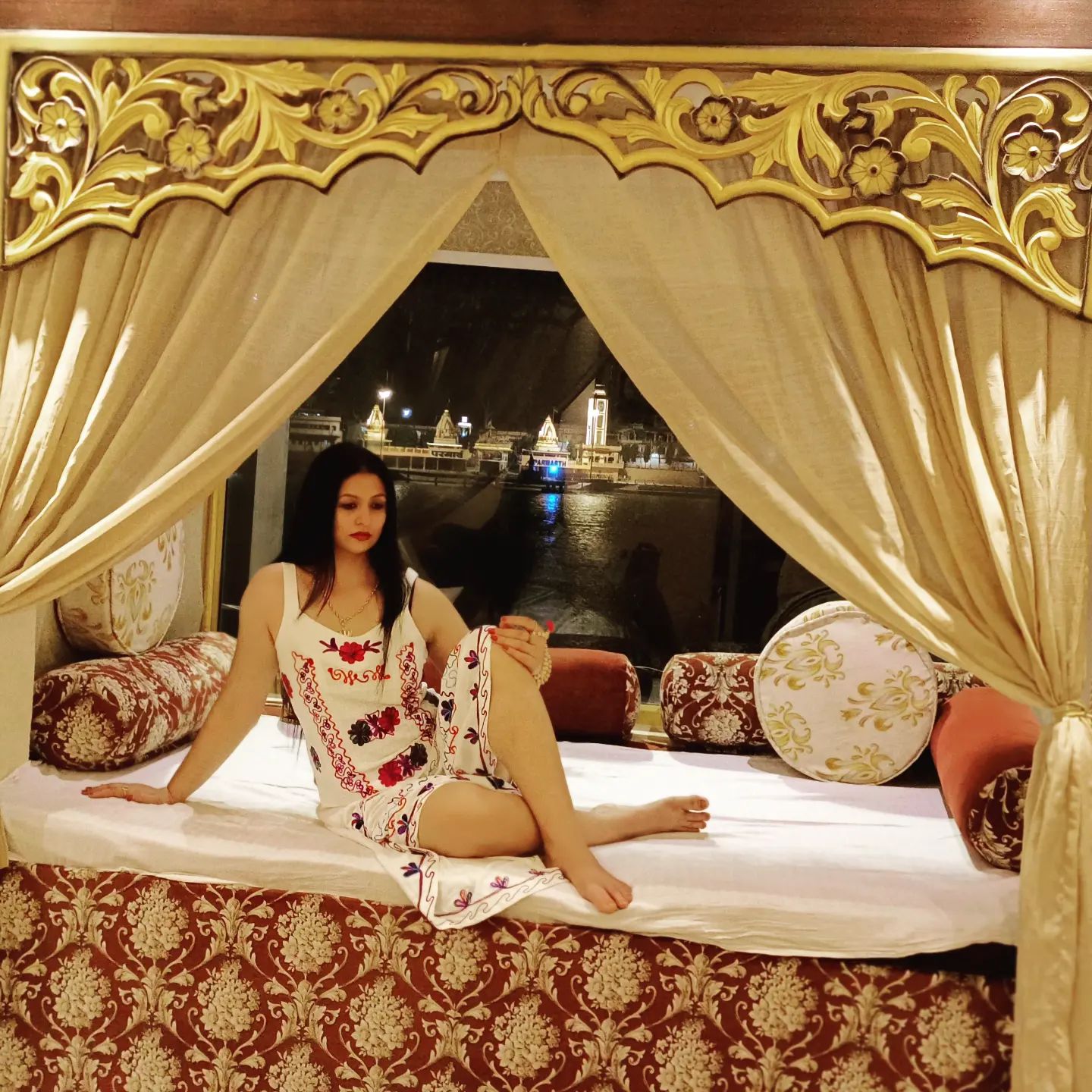 Hasin Jahan Photo: हसीन जहां ने शॉर्ट ड्रेस में तस्वीरें शेयर कर मचाई ...