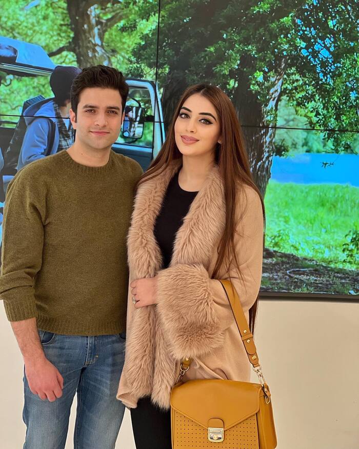 Mehreen Qazi PICS: शादी के दो महीने पूरे होने पर महरीन ने तस्वीर शेयर कर लिखी यह बात, IAS अतहर ...