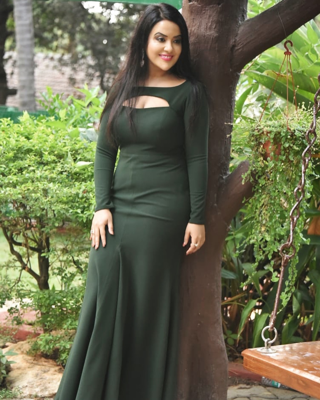 देवेंद्र फडणवीस की पत्नी Amruta Fadnavis क्यों हैं चर्चा में? जानें PM ...