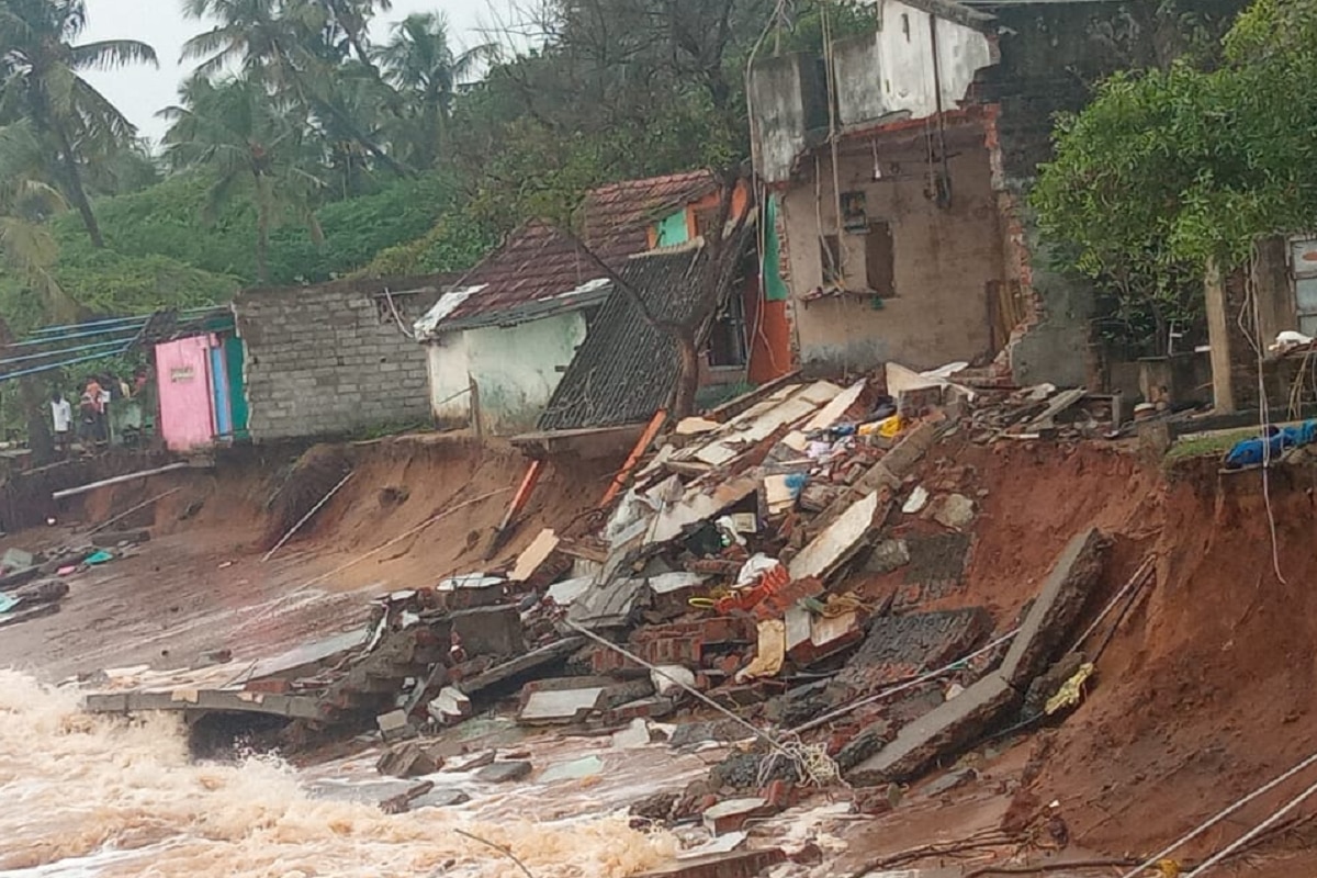 Cyclone Mandous Begins Landfall, NDRF Deploys Several Teams For Rescue ...
