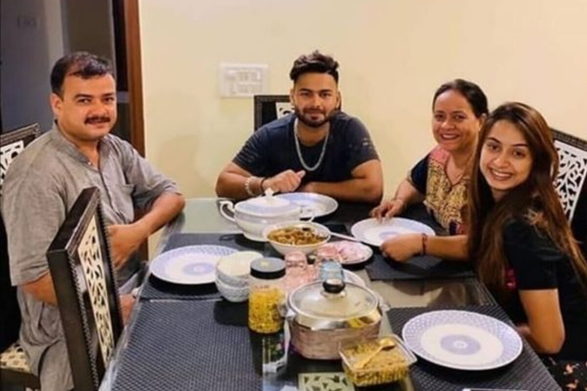 Rishabh Pant : ऋषभ पंत की फैमिली, गर्लफ्रेंड और लाइफस्टाइल, जानिए कितनी है क्रिकेटर की कमाई