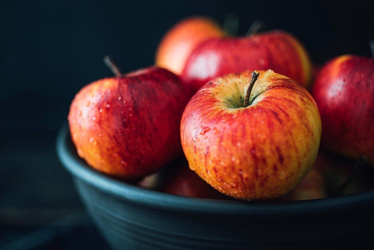 त्वचा को चकमदार बनाता है सेब का मुरब्बा, पेट की समस्याएं भी होंगी दूर