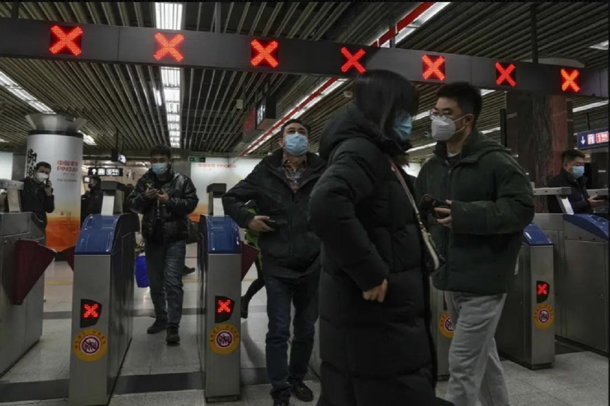 Experts Predict Three Huge Covid Waves In China This Winter With Deaths ...