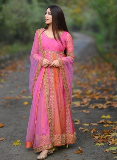 Mehreen Qazi Pic: महरीन की नई तस्वीरें सोशल मीडिया पर मचा रहीं धमाल ...