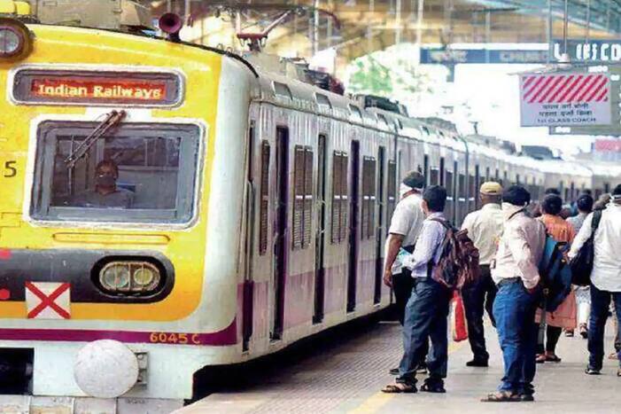 Mumbai Western Railways To Run 8 Special Local Trains On New Year s Eve ...