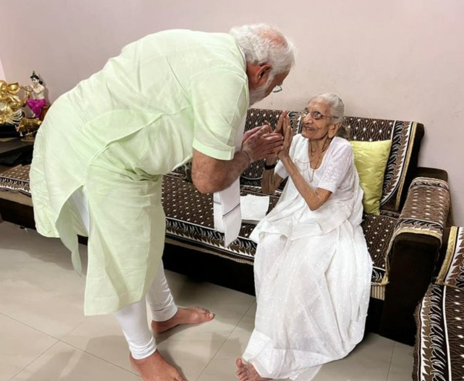 Heeraben Health Update: PM Modi Visits Mother In Ahmedabad U N Mehta ...