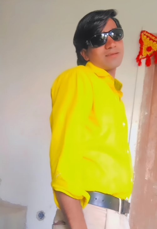 अजय देवगन के हमशक्ल ने हिला दिया इंटरनेट, जनता बोली- ये तो कार्बन कॉपी ...