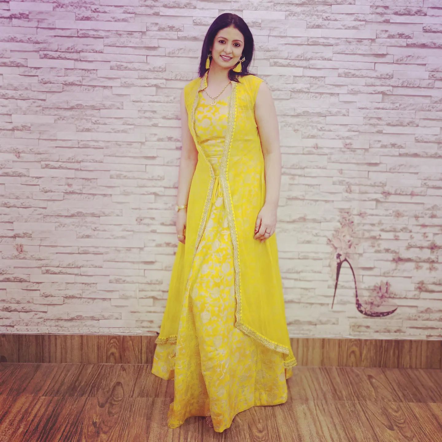 Hasin Jahan ने येलो टॉप-जिंस में शेयर की तस्वीर, सोशल मीडिया पर Likes ...