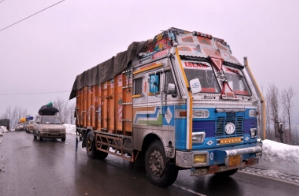 Jammu-Srinagar National Highway Closed For 2nd Day; Restoration Work ... Jammu-Srinagar National Highway Closed For 2nd Day; Restoration Work ...