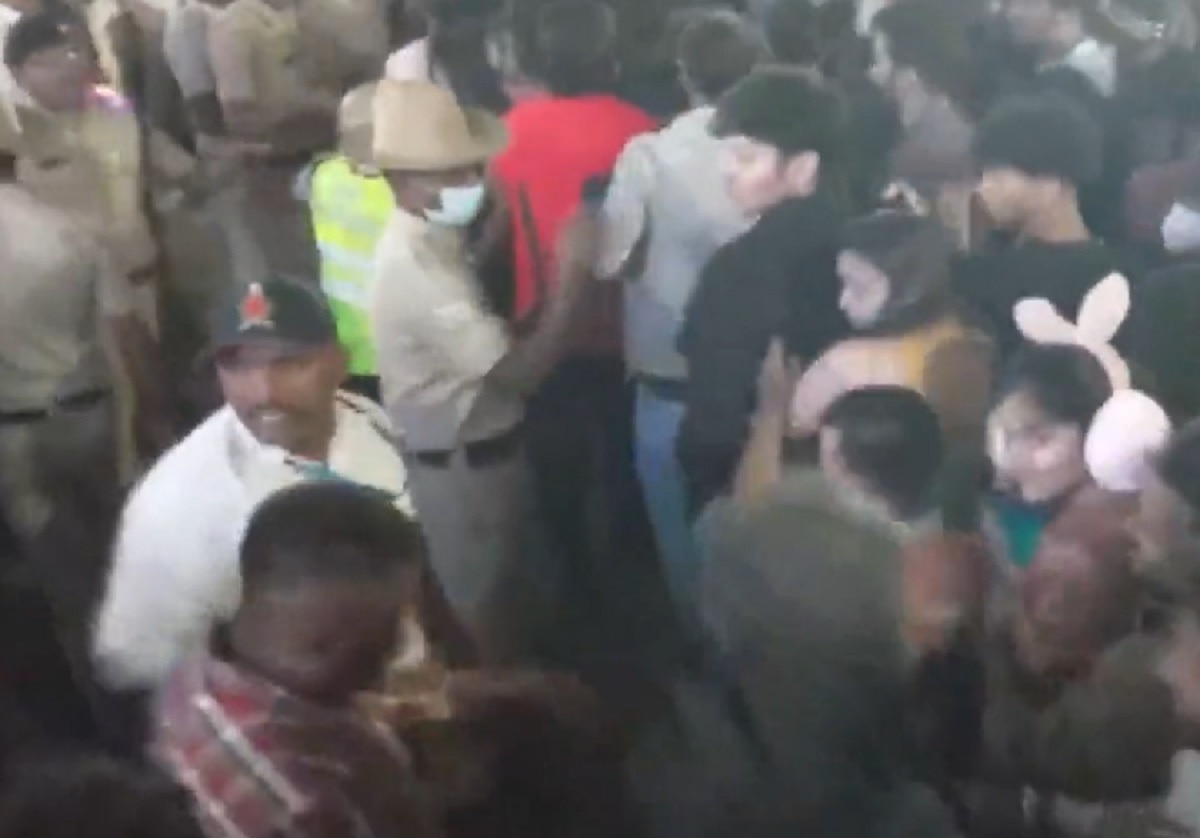 Bengaluru Police Resort To Lathi charge As New Year Celebrations Go Out ...