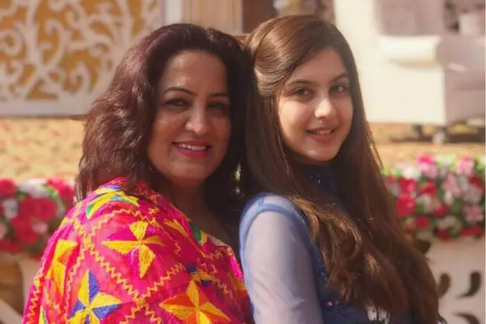 Tunisha Sharma Mother Strangled Her Once: Sheezan Khan Lawyer Makes ...