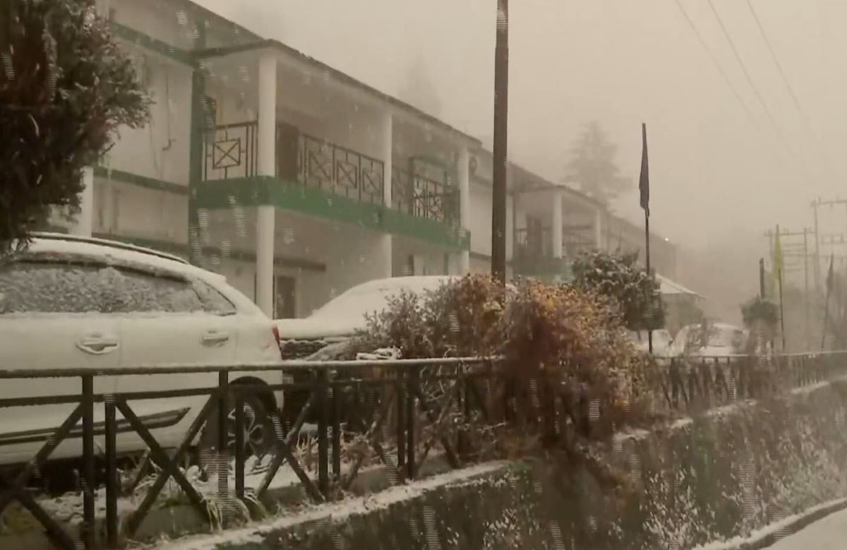 WATCH: Joshimath Receives Heavy Snowfall Amid Increasing Land ...