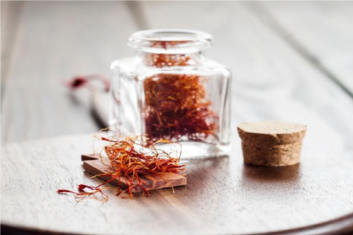 kesar pani benefits: दूध ही नहीं, पानी में मिलाकर भी पी सकते हैं केसर ...