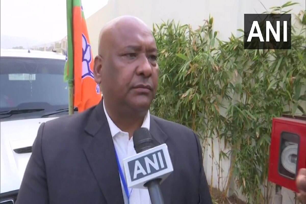 कौन हैं अर्नेस्ट मावरी? जो बोले मैं बीफ खाता हूं- Who is Ernest Mowry ...