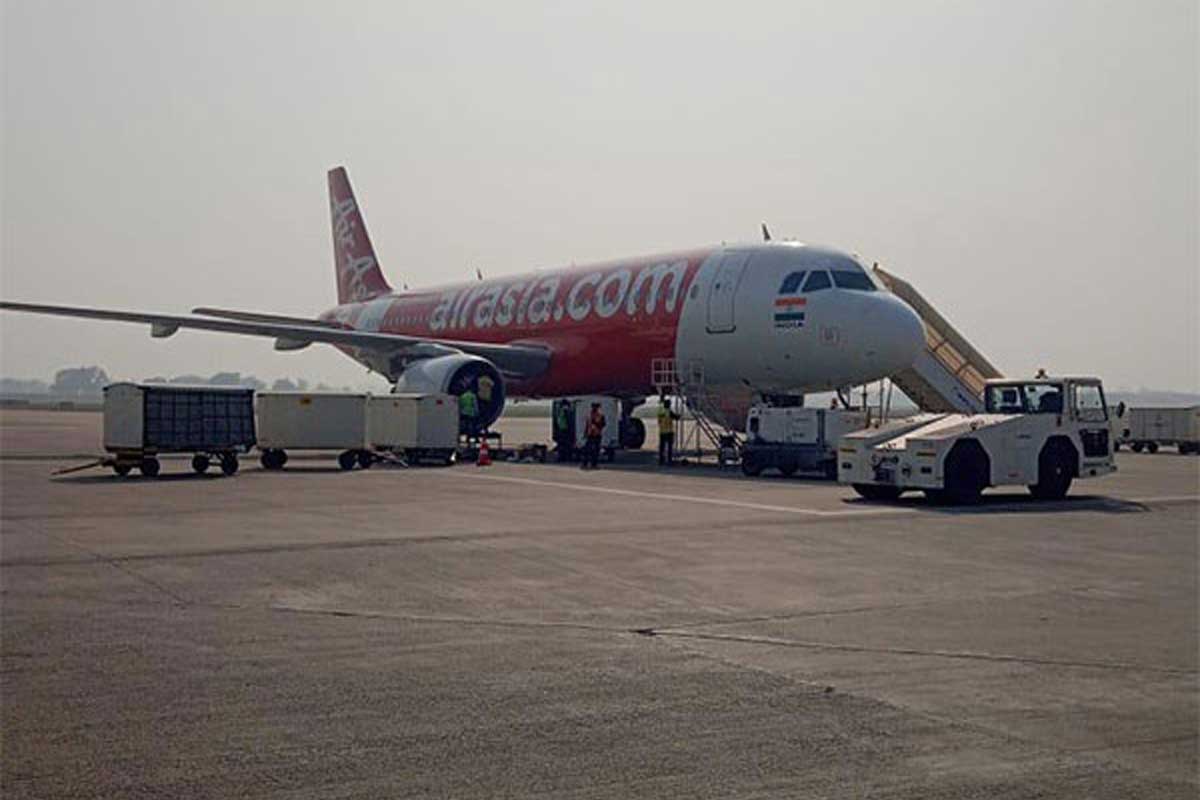 DGCA ने टाटा ग्रुप की एयर एशिया इंडिया पर 20 लाख रुपए का लगाया जुर्माना ... DGCA ने टाटा ग्रुप की एयर एशिया इंडिया पर 20 लाख रुपए का लगाया जुर्माना ...