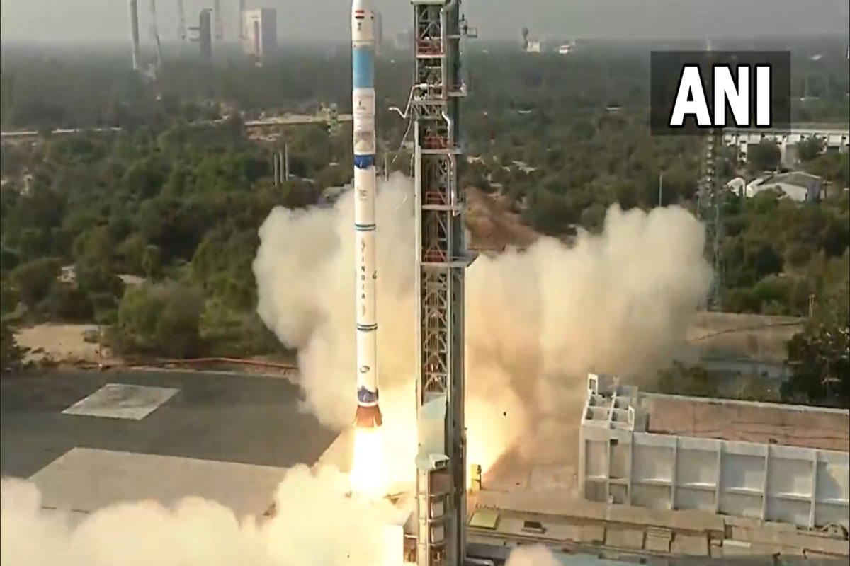 ISRO Launch: इसरो ने श्रीहरिकोटा से लांच किया SSLV-D2 रॉकेट, तीन ... ISRO Launch: इसरो ने श्रीहरिकोटा से लांच किया SSLV-D2 रॉकेट, तीन ...