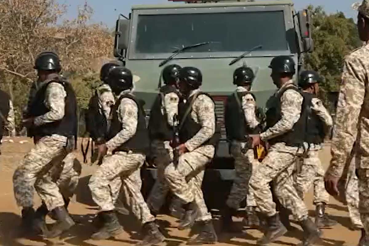 पाक की जासूसी एजेंसी ISI और आतंकी ग्रुपों से लिंक के संबंध का संदिग्ध ...