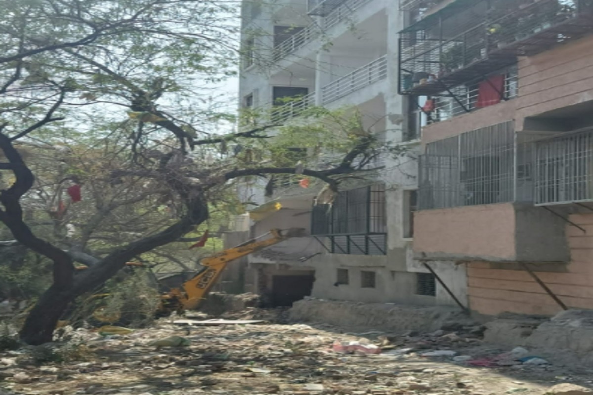 Demolition Drive Underway in Delhi's Mehrauli, Residents Protest