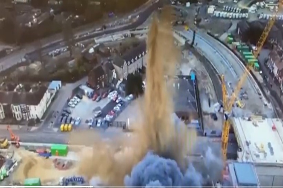 Video: Huge Explosion Takes Place In UKs Great Yarmouth As World War II ...