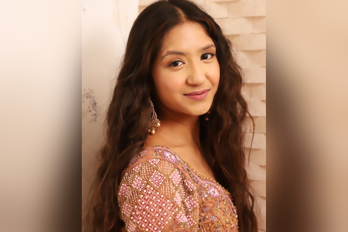 कौन हैं सृष्टि मुनका? खूबसूरती में बॉलीवुड एक्ट्रेसेस को भी दे रहीं ...