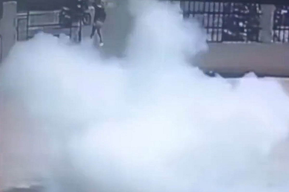 Two Bombs Hurled Outside Rani Durgavati Vishwavidyalaya in Jabalpur ...