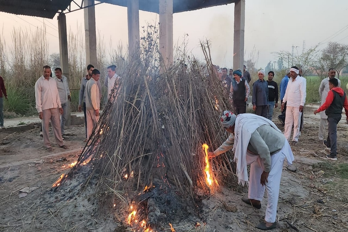 फ्रिज में शव का मामला : निक्की का हुआ अंतिम संस्कार, पिता बोले- आरोपी ...