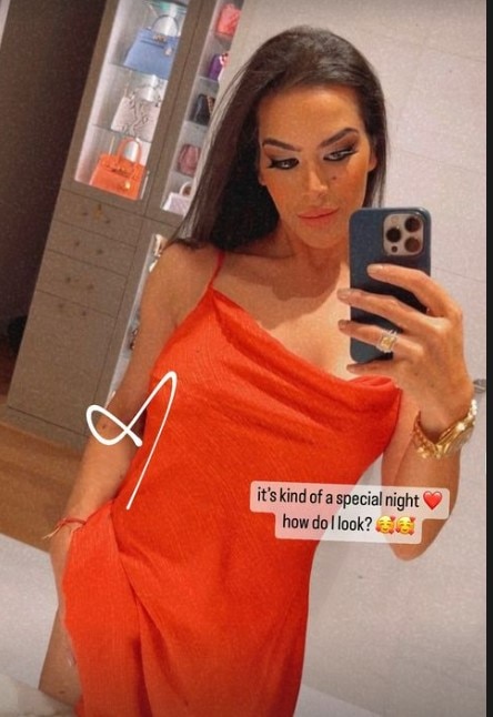 Trishala Dutt Sets The Internet on Fire With Latest Hot Pic in Bright ...