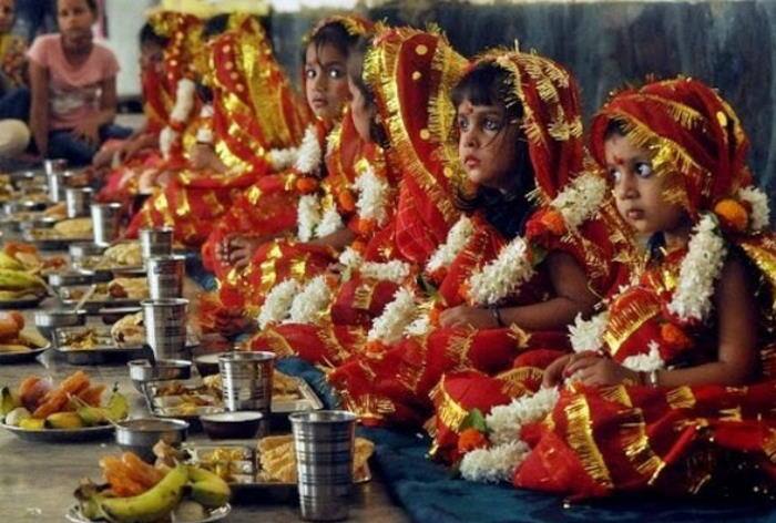 कन्या पूजन में ये Gifts पाकर छोटी बच्चियों की खुशियां हो सकती हैं डबल ...