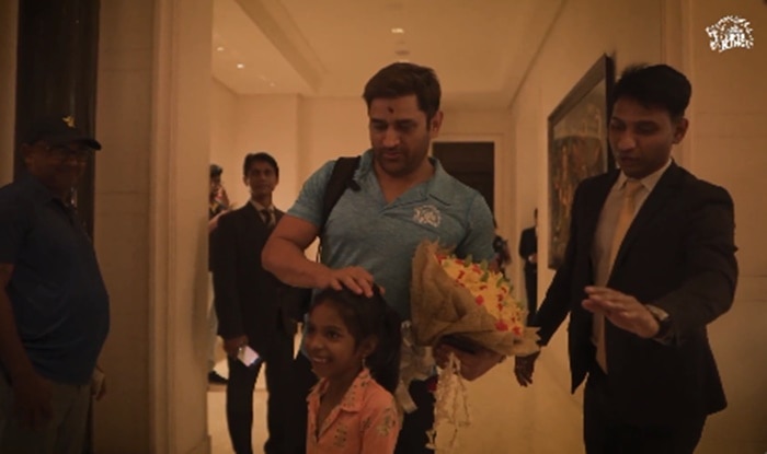 MS Dhoni Blesses Young Fan; CSK Captains Heartwarming Gesture Ahead of ...