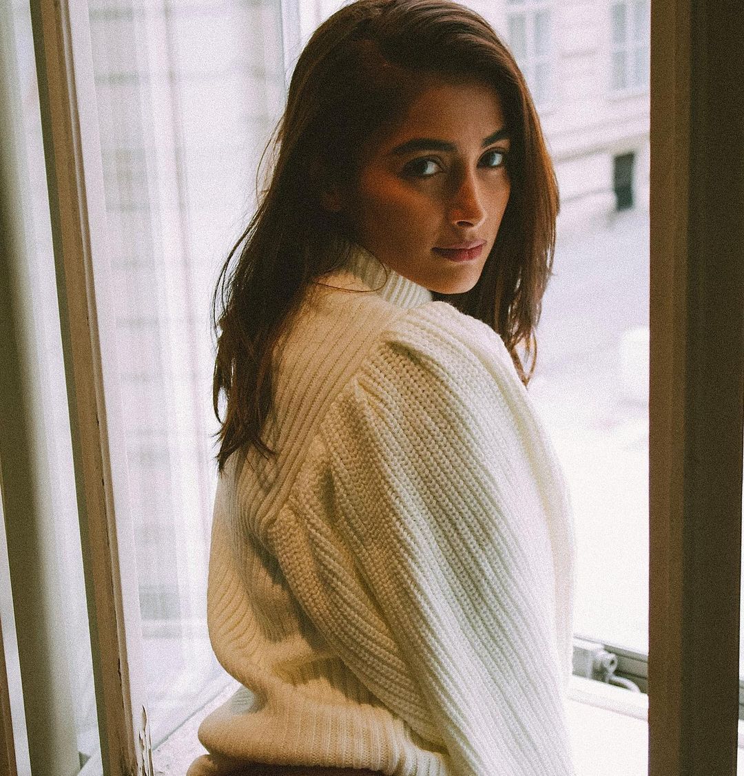 Pooja Hegde : पूजा हेगड़े की इन तस्वीरों से नजर नहीं हटा पा रहे फैंस ...