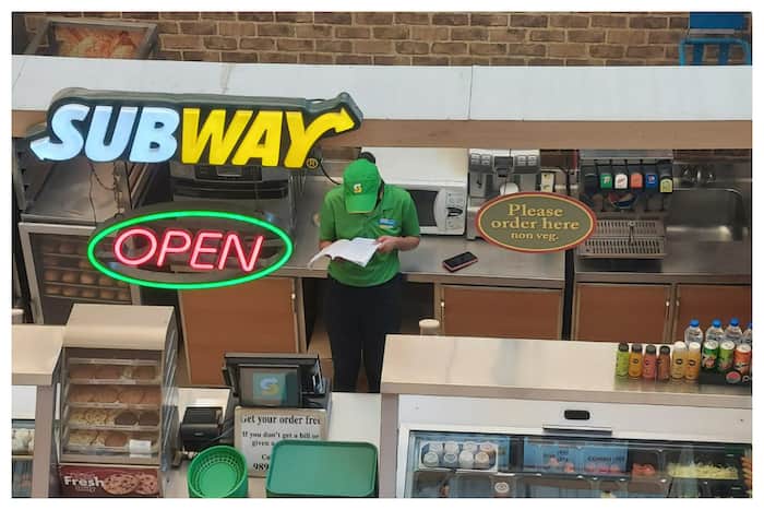 Subway Employee Shows Great Balance Between Work And Studies, Internet ...