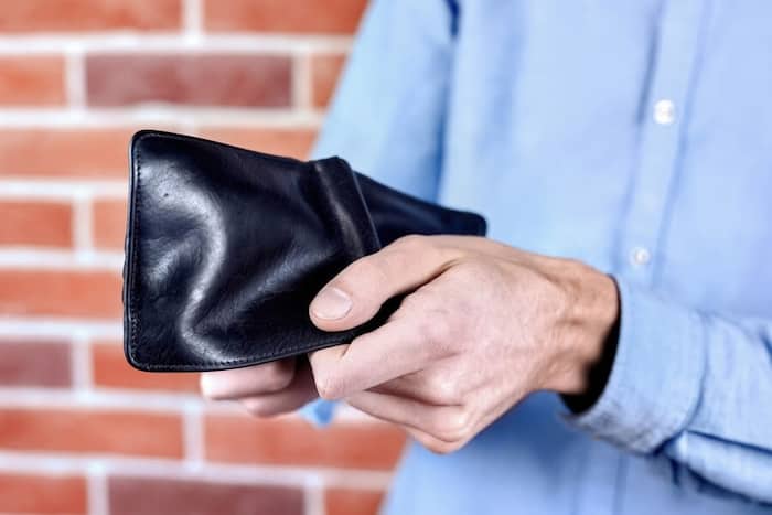 Vastu Tips: 6 Lucky Wallet Colours to Attract Money, Growth And Prosperity