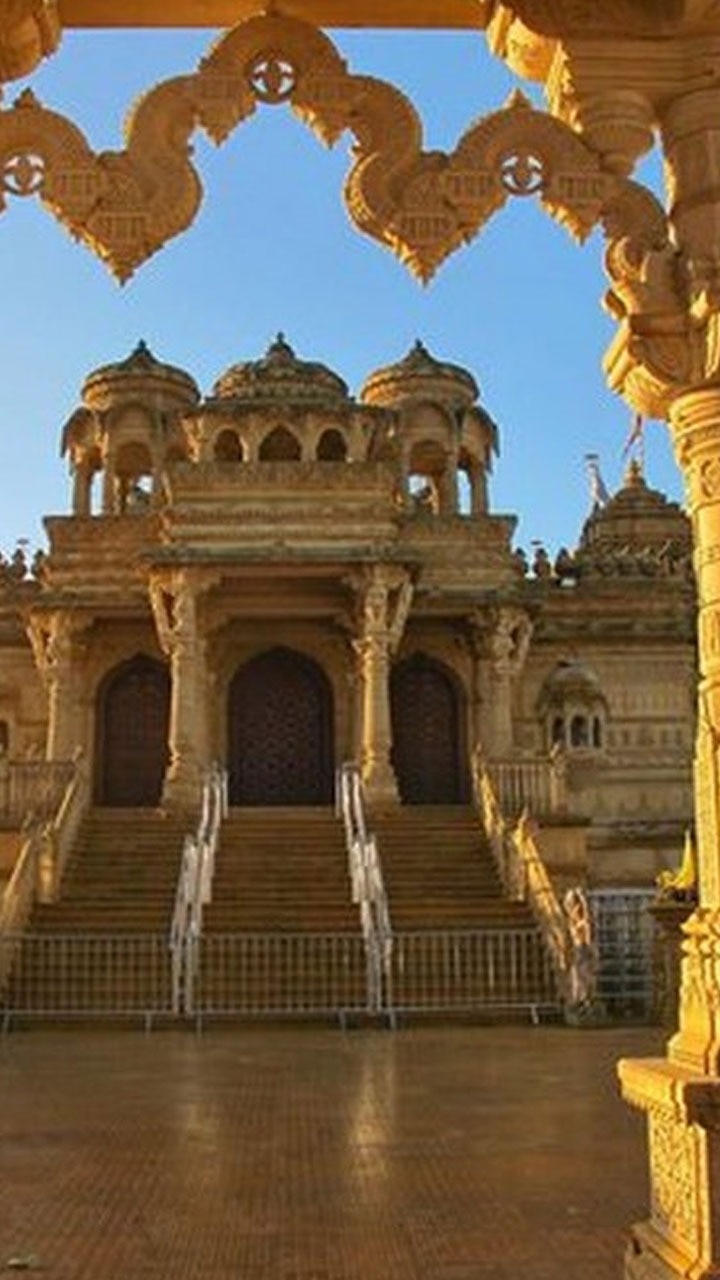 VIRAL PICS: 10 Hindu Temples Outside India