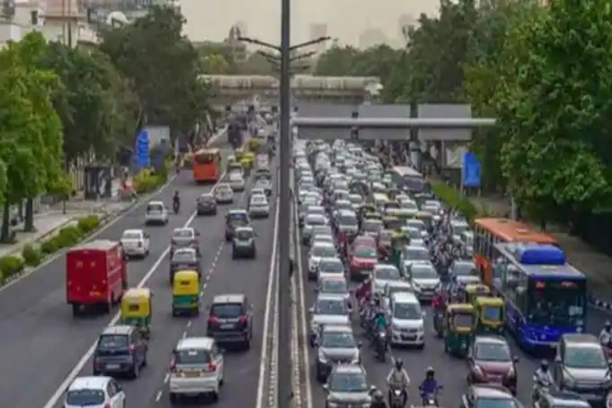 Chirag Delhi Flyover Partially Shut Several Routes Face Heavy Traffic ...
