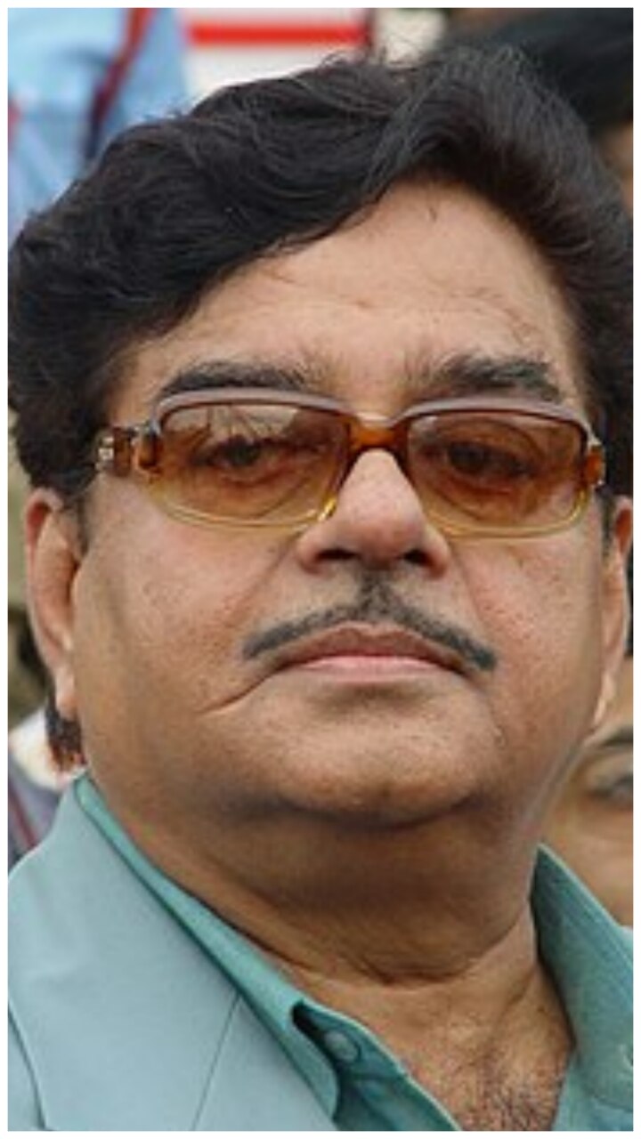 7 Best Popular Shatrughan Sinha Movies to Binge-Watch