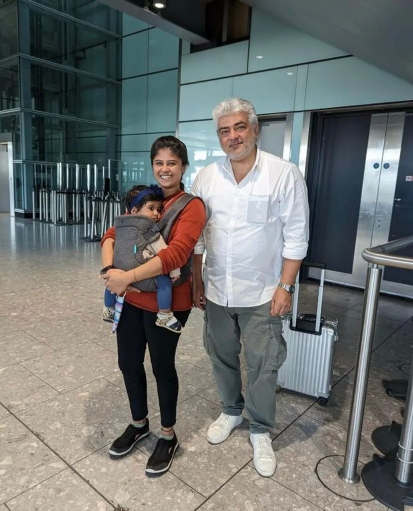 Ajith Kumar’s Gesture of Helping Young Mother Carrying Her Bag at ...