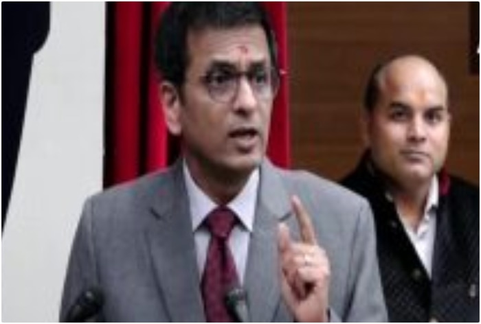 ...जब सुनवाई के दौरान चीफ जस्टिस ने लगा दी वकील को फटकार, कहा- 'मेरे अधिकार से खिलवाड़ न करें ...