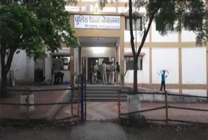 Mob Attacks Madhya Pradesh Police Station, Frees Accused From Lockup; 4 ...