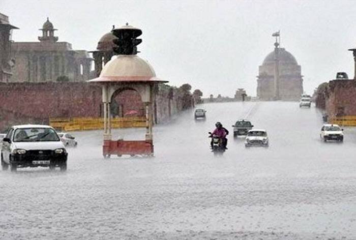 Delhi Rains: Respite From Scorching Heat as Parts Of National Capital Receive Light Downpour