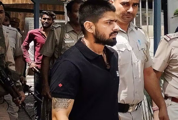 कोर्ट ने लॉरेंस बिश्नोई को 4 दिनों की पुलिस रिमांड में भेजा, जेल में ...