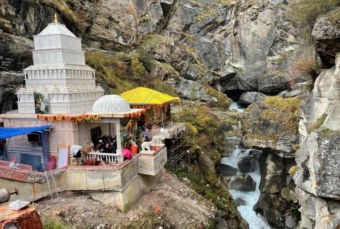 भारत के प्रथम गांव में है मां सरस्वती का मंदिर, पांडवों ने यहीं से किया था स्वर्गारोहण