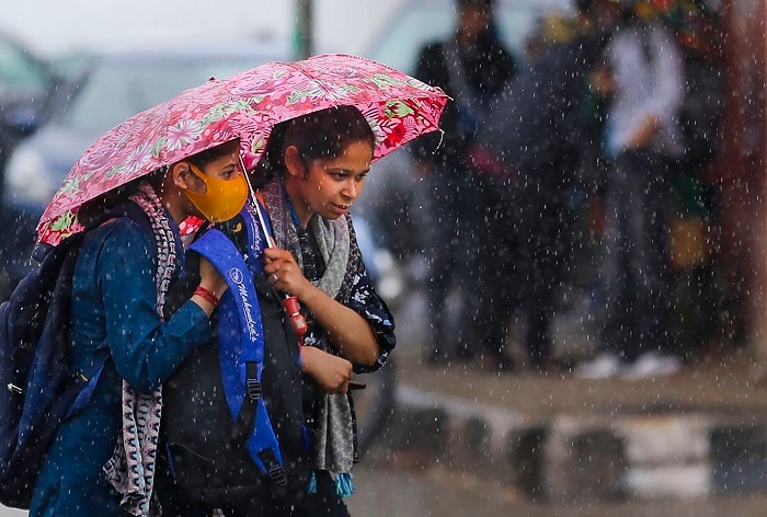 Weather Update: IMD Issues Orange Alert for Heavy Rainfall Over These ...