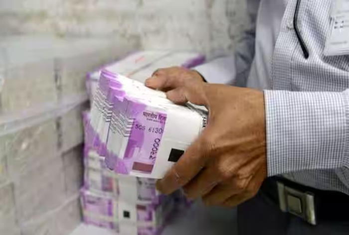 2000 की नोट बंद होने से क्या देश की अर्थव्यवस्था पर पड़ेगा असर? जानिए ...